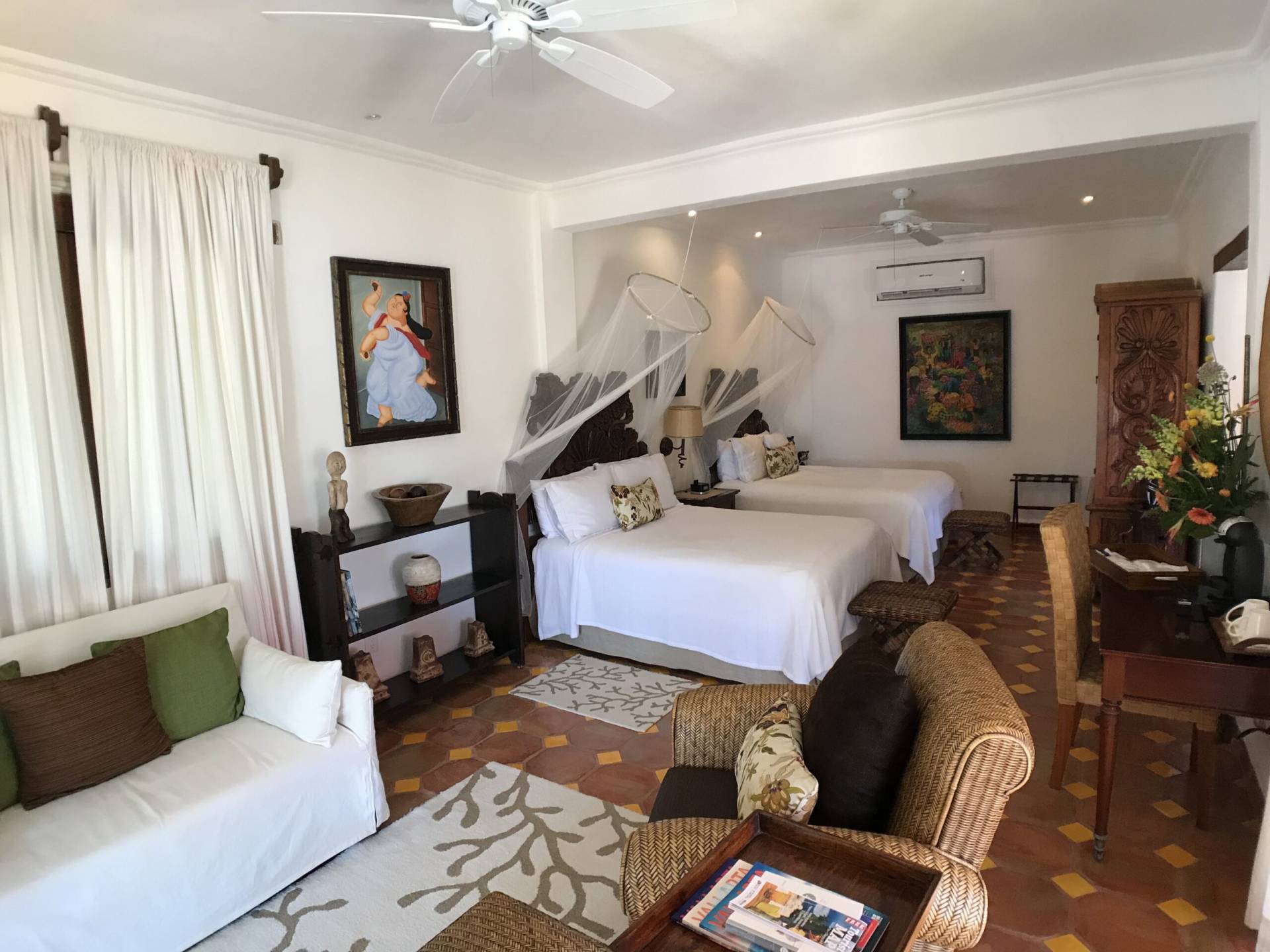 Upper Level Jr Suite 2 Qn Bed